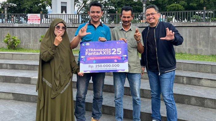Wow! Pelanggan XL Axiata di Bukittinggi Raih Hadiah Rp250 Juta lewat ...