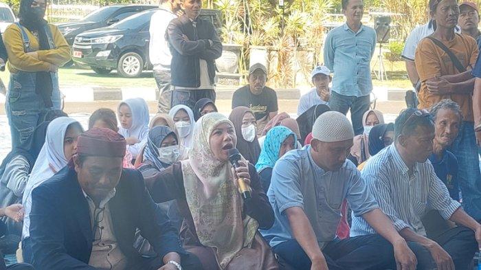 BREAKING NEWS: Kritik PPDB SMA/SMK 2023, Almaster Gelar Aksi Damai Kantor DPRD Bangka Belitung ...