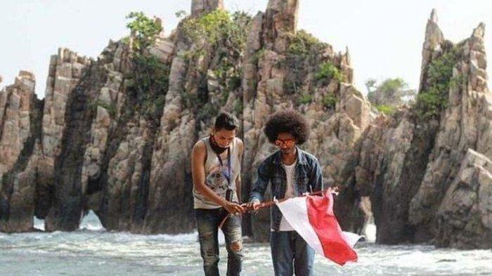 Destinasi Wisata Pantai, Batuan Karangnya Berbentuk Deretan Gigi Ikan ...