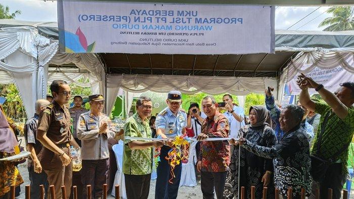 PLN UIW Babel Salurkan Program TJSL kepada Warung Makan Durio di Belitung, Dorong Perkembangan ...