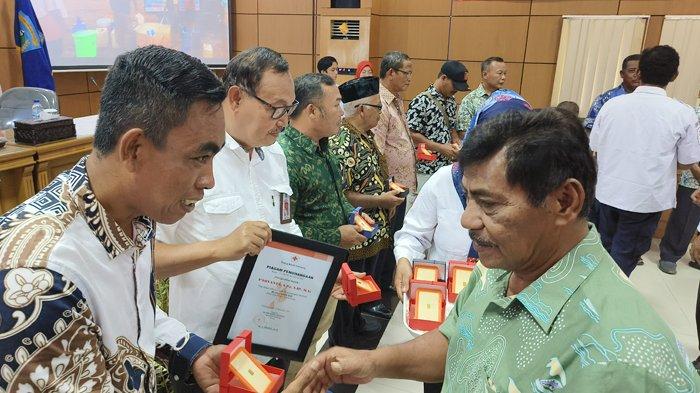 Donor Darah hingga 59 Kali, Perwira Kodim 0414 Belitung Terima Penghargaan Satu Gram Emas dari ...