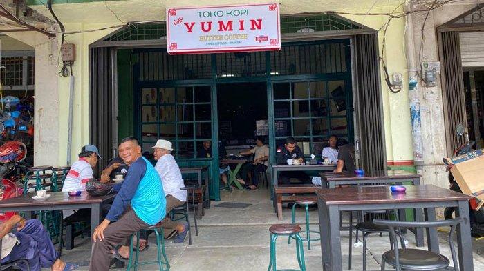Toko Kopi Yumin di Tengah Pasar Pangkalpinang, Sensasi Ngopi dengan Suasana Tempo Dulu ...