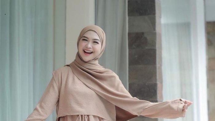 Biodata Ria Ricis, Selebritas yang Kini Jarang Posting Foto Bersama ...