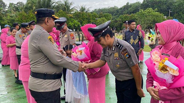36 Polisi di Bangka Selatan Naik Pangkat - Posbelitung.co