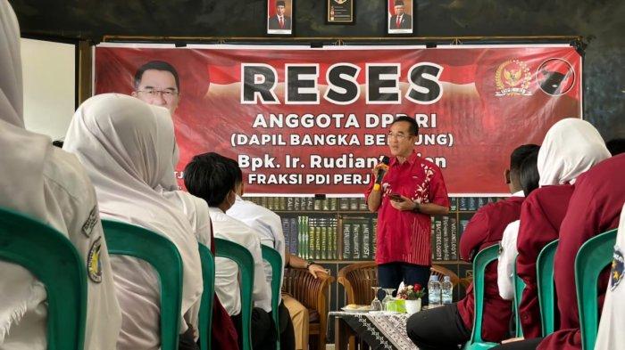 Rudianto Tjen Beri Edukasi Literasi Digital dalam Dialog Bersama ...