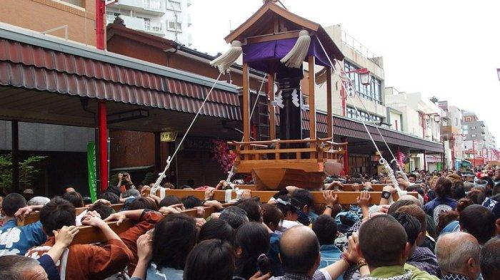 Wisata Budaya di Jepang, Yaya Matsuri Ritual Unik di Kuil Shinto, Tak ...