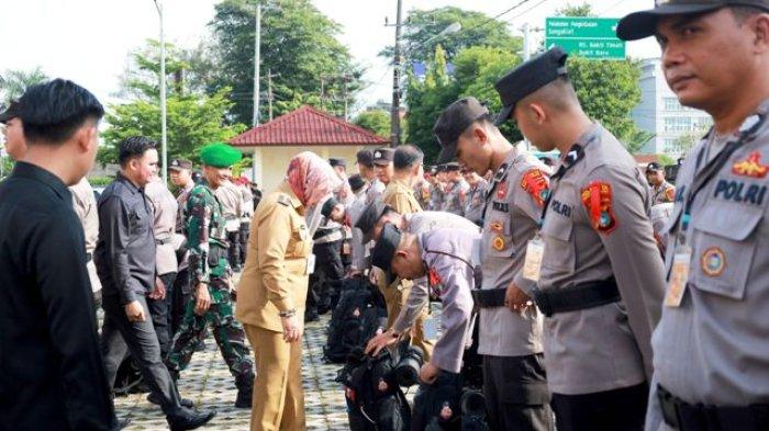 Polresta Pangkalpinang Cek Personel dan Sarpras yang Terlibat Pengamanan TPS Pemilu 2024 ...