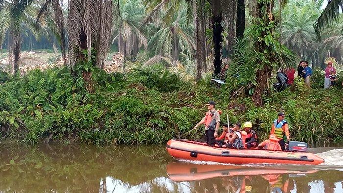 Basarnas Babel Terus Cari Fuk Njan yang Hilang di Sungai Perkebunan ...