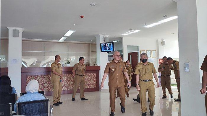 Hari Pertama ASN Masuk Kerja, Pj Bupati Belitung: Liburan Cukup, Pegawai Sudah Masuk Kantor ...