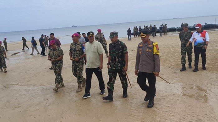 Pj Bupati Mikron Sebut Latihan Pasukan Marinir TNI AL di Belitung Pacu ...