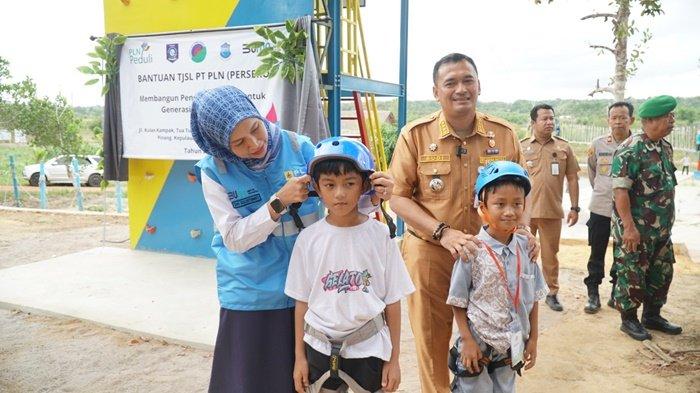 Pln Babel Salurkan Bantuan Tjsl Program Membangun Pendidikan Alam Bagi