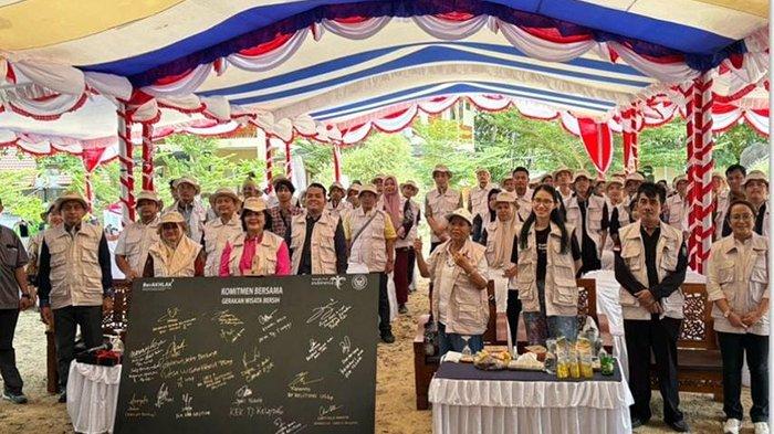 Gerakan Wisata Bersih di Pantai Tanjung Binga, Upaya Mewujudkan ...