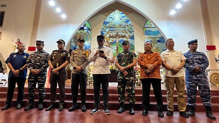 Pj Gubernur Babel Tinjau Pelaksanaan Ibadah Malam Natal 2024, Pastikan Berjalan Lancar dan Aman ...