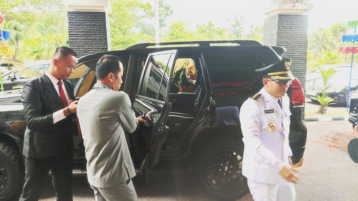 Bupati Belitung Pakai Mobil Pribadi, Wakil Bupati Syamsir Tak Beli Mobil Dinas Baru - Posbelitung.co