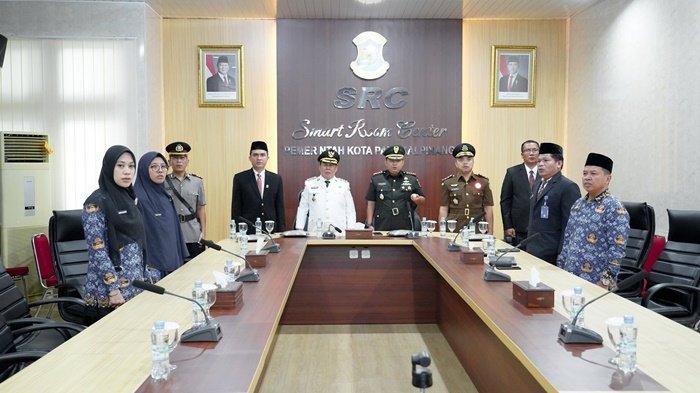 Pj Wali Kota Pangkalpinang Ikuti Upacara Hari Otoda ke-29: Pelayanan Harus Semakin Mudah dan ...