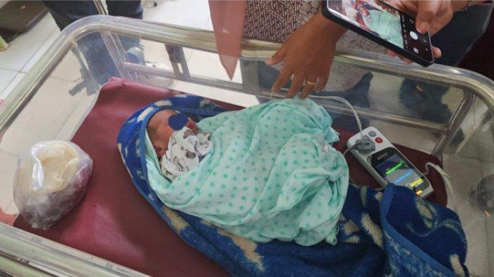 Holipah Warga Desa Paku Bangka Selatan Ingin Adopsi Bayi yang Ditemukan di Belakang Rumahnya ...