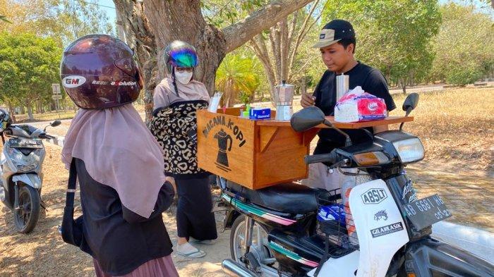 Berbekal Motor Klasik, Pemuda Ini Buka Kedai Kopi Keliling Raup Omset ...