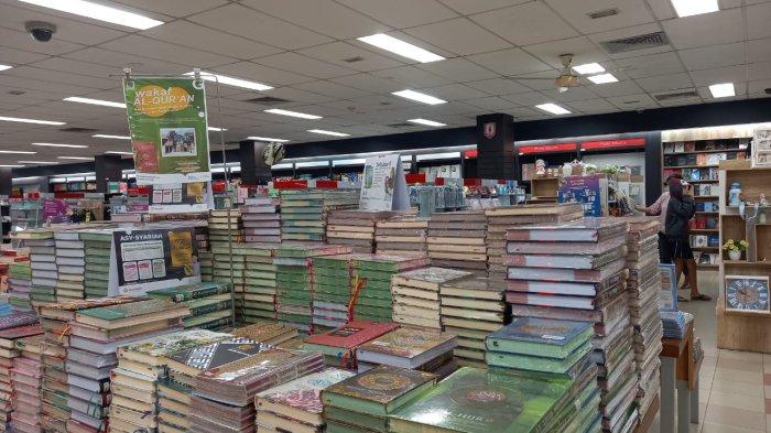 Yuk Beramal Lewat Uang Kembalian, Wakaf Qur'an Gramedia Masih Terus ...