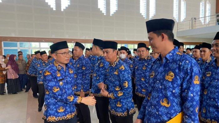 Kesbangpol Bangka Tengah Ingatkan Jelang Pilkada Serentak 2024, ASN Harus Netral - Posbelitung.co