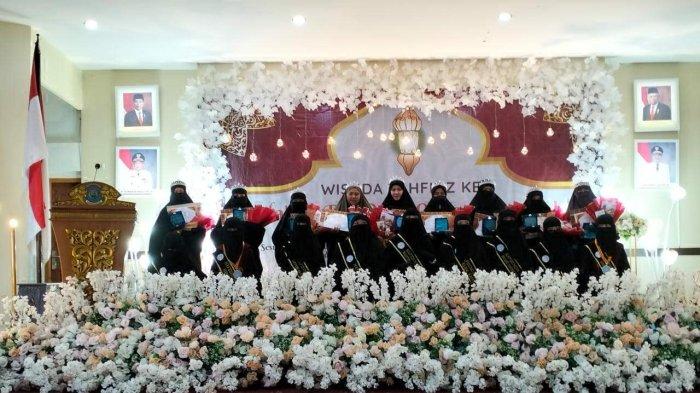 Ma'had Tahfidz Al Qur'an As-Sunnah Pangkalpinang Wisuda 40 Santri, Cetak Generasi Penghafal Qur ...