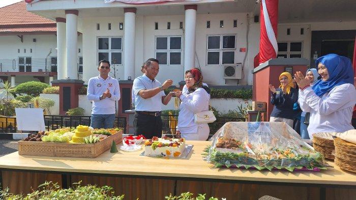 Burhanudin Apresiasi Peningkatan Layanan RSUD Muhammad Zein ...