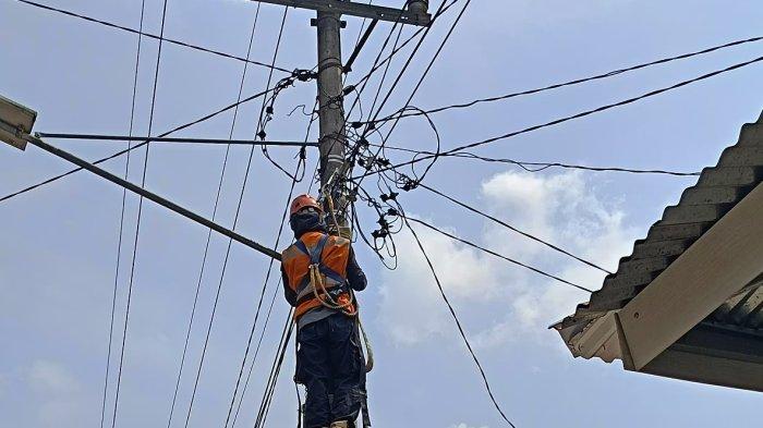 Pastikan Pelayanan Tak Terganggu, PLN Icon Plus Sumbagsel Rutin Tertibkan dan Tata Kabel FO ...