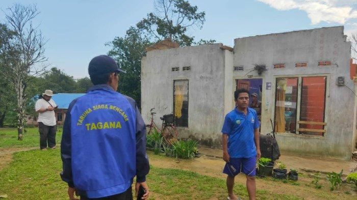 Perahu Nelayan di Kelapa Kampit Belitung Timur Rusak Akibat Badai ...