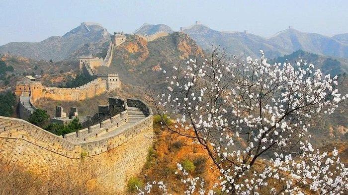Wisata Sejarah Benteng Terpanjang di Muka Bumi, Mengenal Tembok Besar ...