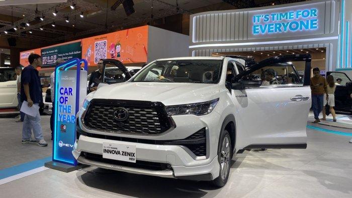 Toyota Innova Zenix Mobil Medium MPV dengan Teknologi Hybrid ...
