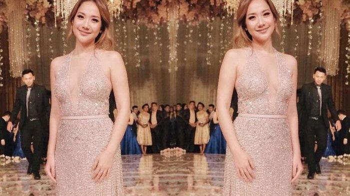 Pamer Paha Pakai Gaun Belahan Tinggi, BCL Tampil Seksi Jadi Sorotan - Posbelitung.co