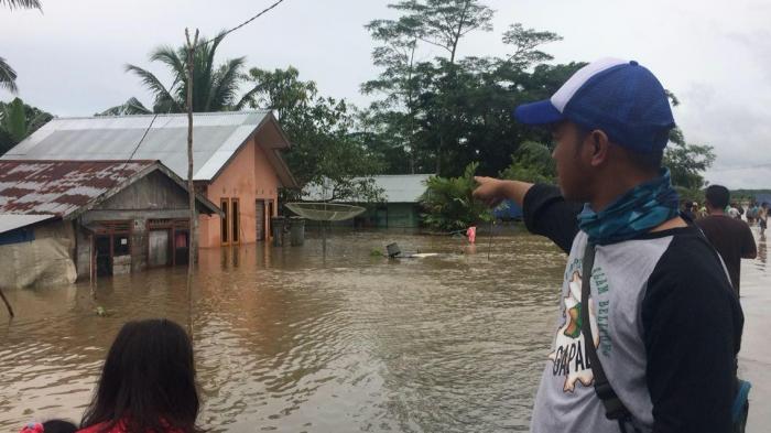 Ketinggian Banjir di Dusun Kembiri Semakin Bertambah, Ada yang Sampai 1 ...