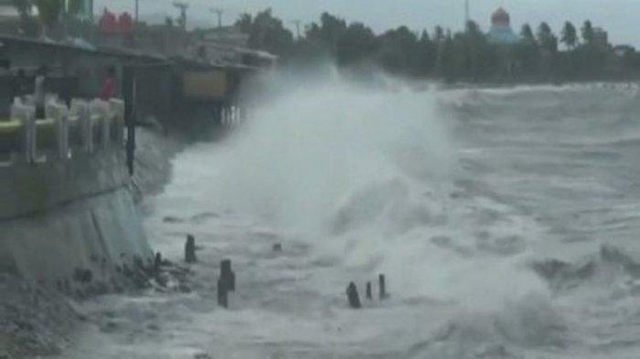 Besok Gelombang Laut Bisa Capai Enam Meter Berikut Daftar Wilayahnya
