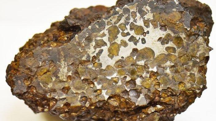 Belitung Dihujani Meteor, Kepala BMKG: Belitung Punya Sejarah Batu ...