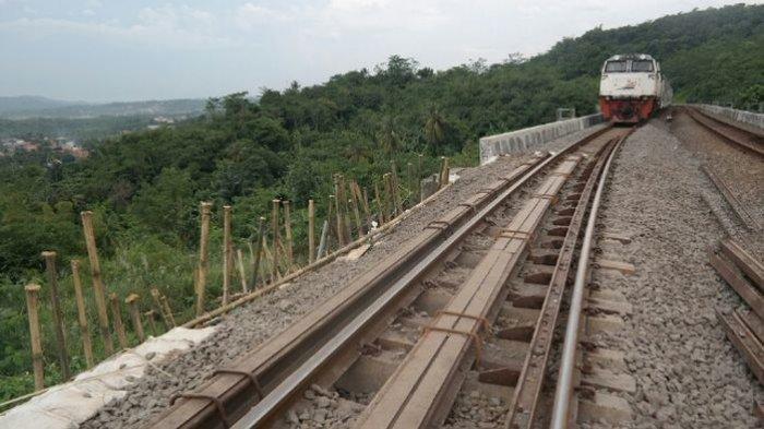 Melewati Gunung Berapi Aktif hingga Samudra Hindia, Ini 5 Jalur Kereta ...