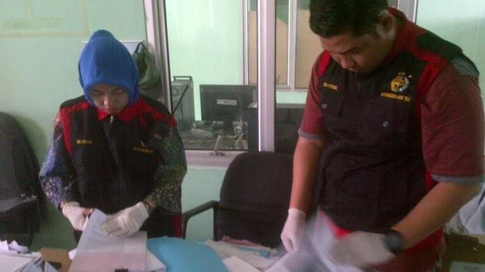 BREAKING NEWS : Ini Aksi Kasipidsus Adi Purnama Menggeledah Kantor ...