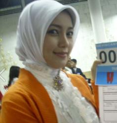 Cerita Presenter Cantik Ini Soal ' Fakta Gempa' Parittiga - Posbelitung.co