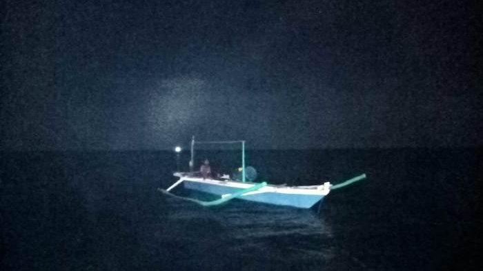 Bujang dan Revi Tak Kunjung Tiba, Menyeberang Lautan Hanya Pakai Perahu ...