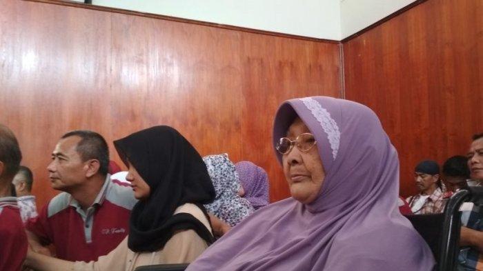 Kisah Siti Rokayah, Nenek yang Dulu Digugat Anak Kandung Rp 1,8 Miliar ...