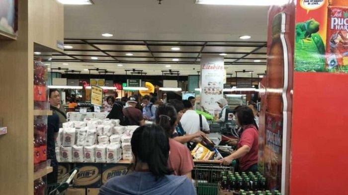Dua Warga Depok Kena Corona, Pasar Swalayan di Jakarta Ini Ramai ...
