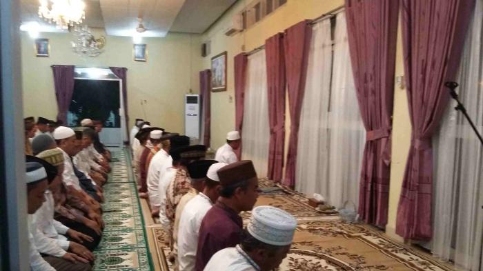 Bacaan Doa Kamilin Lengkap Tulisan Arab, Latin, Beserta Artinya ...