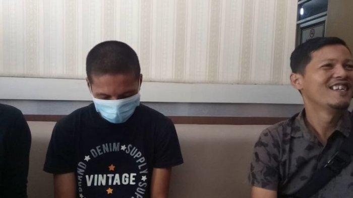 Pria Ini Sebar Foto Bugil Pacar di Medsos, Akui Sakit Hati sang Kekasih Dilamar Orang Lain ...