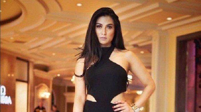 BIODATA Uli Auliani, Artis Cantik asal Bandung, Diboyong Suami jadi ...