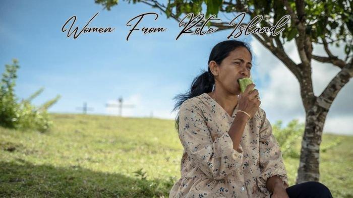 Tayang Perdana! Ini 2 Link Nonton Film Women From Rote Island, Gratis ...