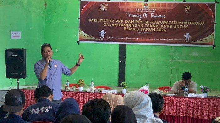 4.095 KPPS di Mukomuko Ikuti Bimtek Pemilu 2024, KPU: Bekerja Harus Profesional - Tribunbengkulu.com