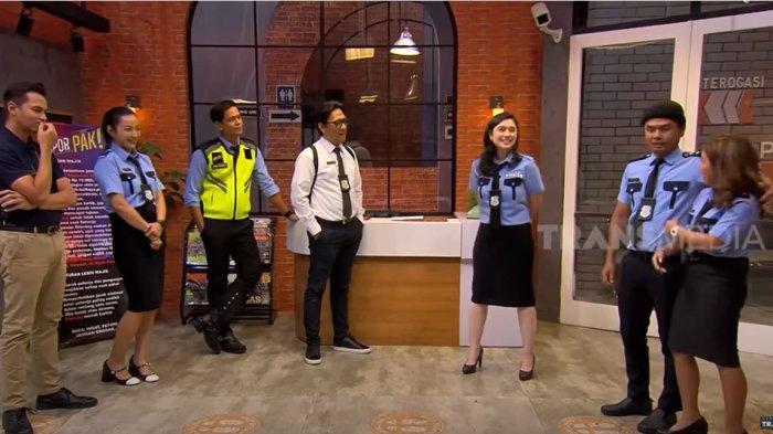 Siapakah Amanda Rigby? Wanita yang Jadi Rebutan Komandan Andre dan ...