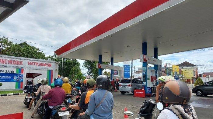 Penjelasan Pertamina soal Antrean Panjang BBM di Sejumlah SPBU Kota Bengkulu - Tribunbengkulu.com