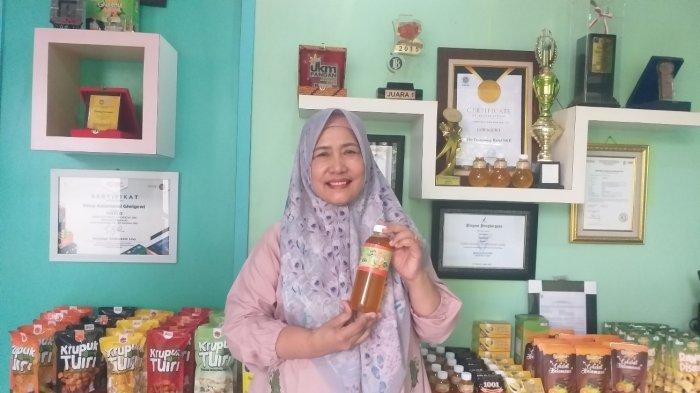 Cerita Armi Yurida Owner Sirup Kalamansi Giwigewi, Kini Punya Omzet Rp 50 Juta per Bulan ...