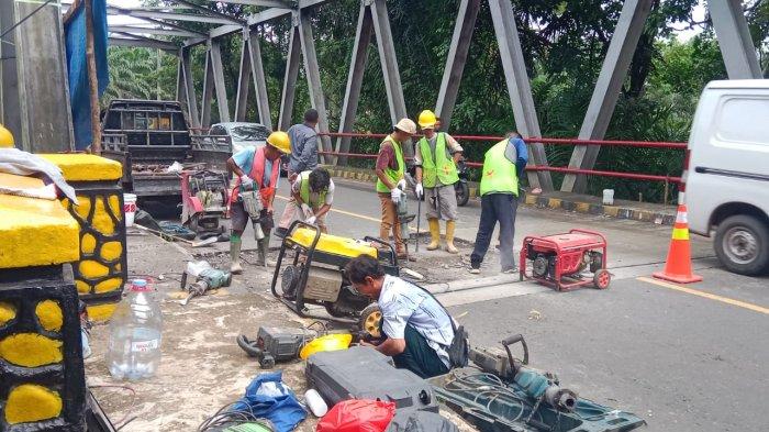 Jembatan Siabun Seluma Bengkulu Kembali Diperbaiki BPJN, Arus Lalu ... Jembatan Siabun Seluma Bengkulu Kembali Diperbaiki BPJN, Arus Lalu ...