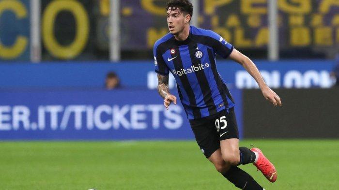 Bek Inter Milan, Alessandro Bastoni Kami Berbeda di Liga Champions ...