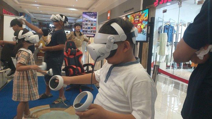 Seru-seruan Main VR di Stand Virtuplay Bencoolen Mall, Rasakan Sensasi ...